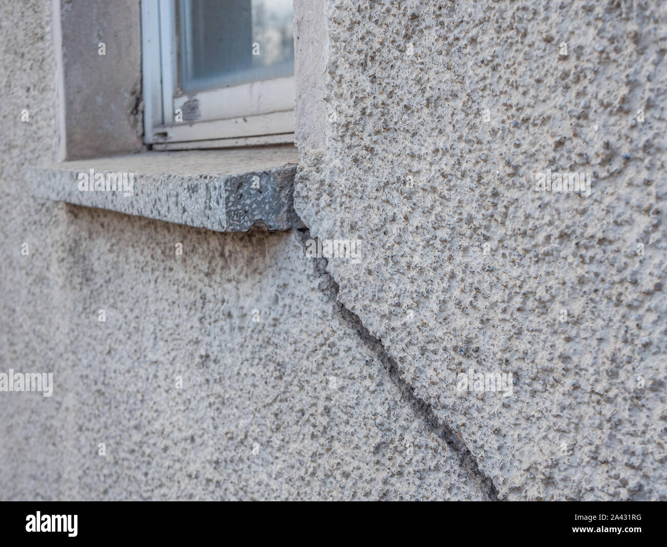 Building damage crack wall Stock Photo - Alamy