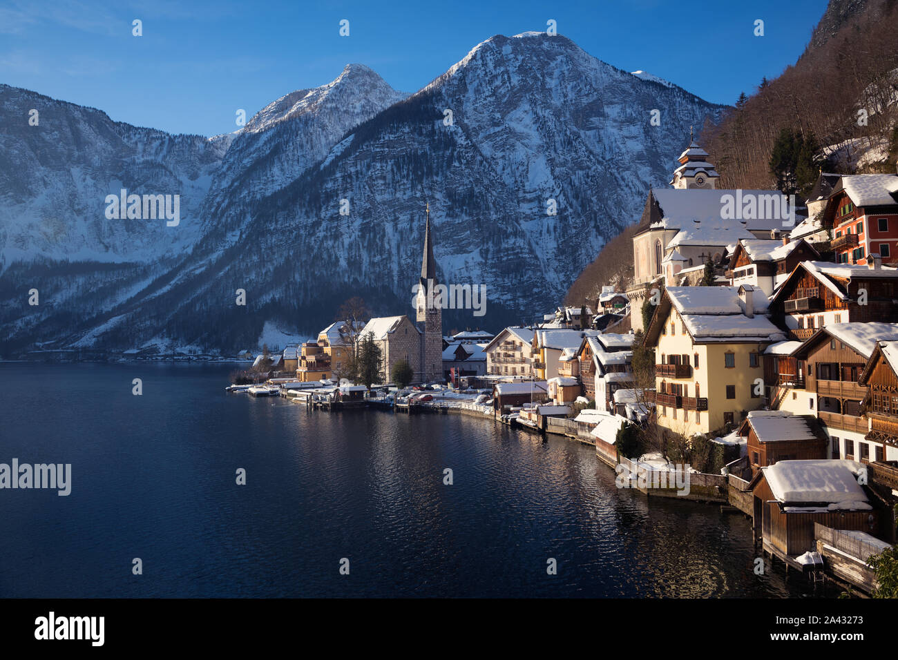 Hallstatt austria winter hi-res stock photography and images - Alamy