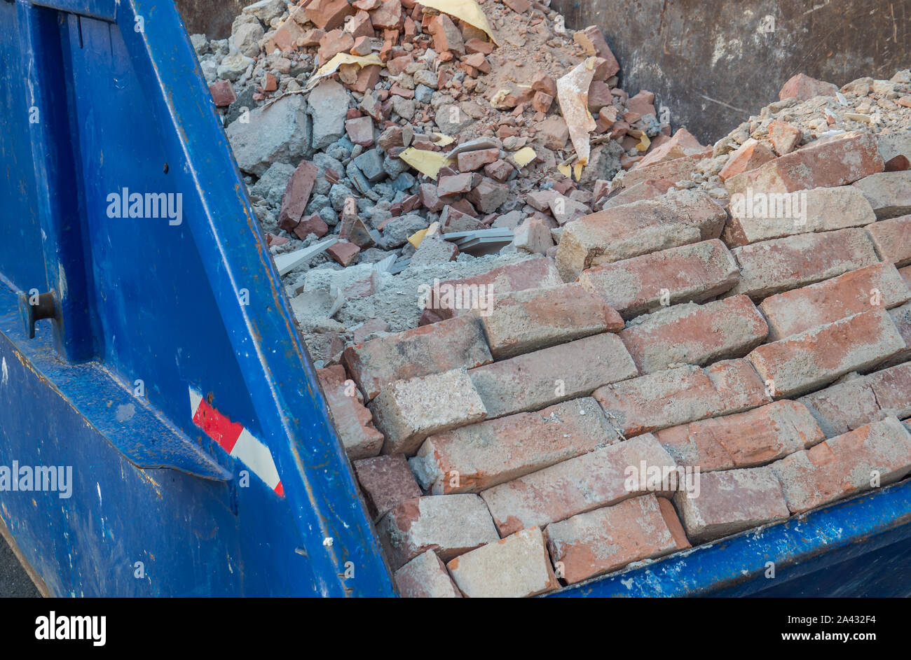 Bricks rubble hi-res stock photography and images - Alamy