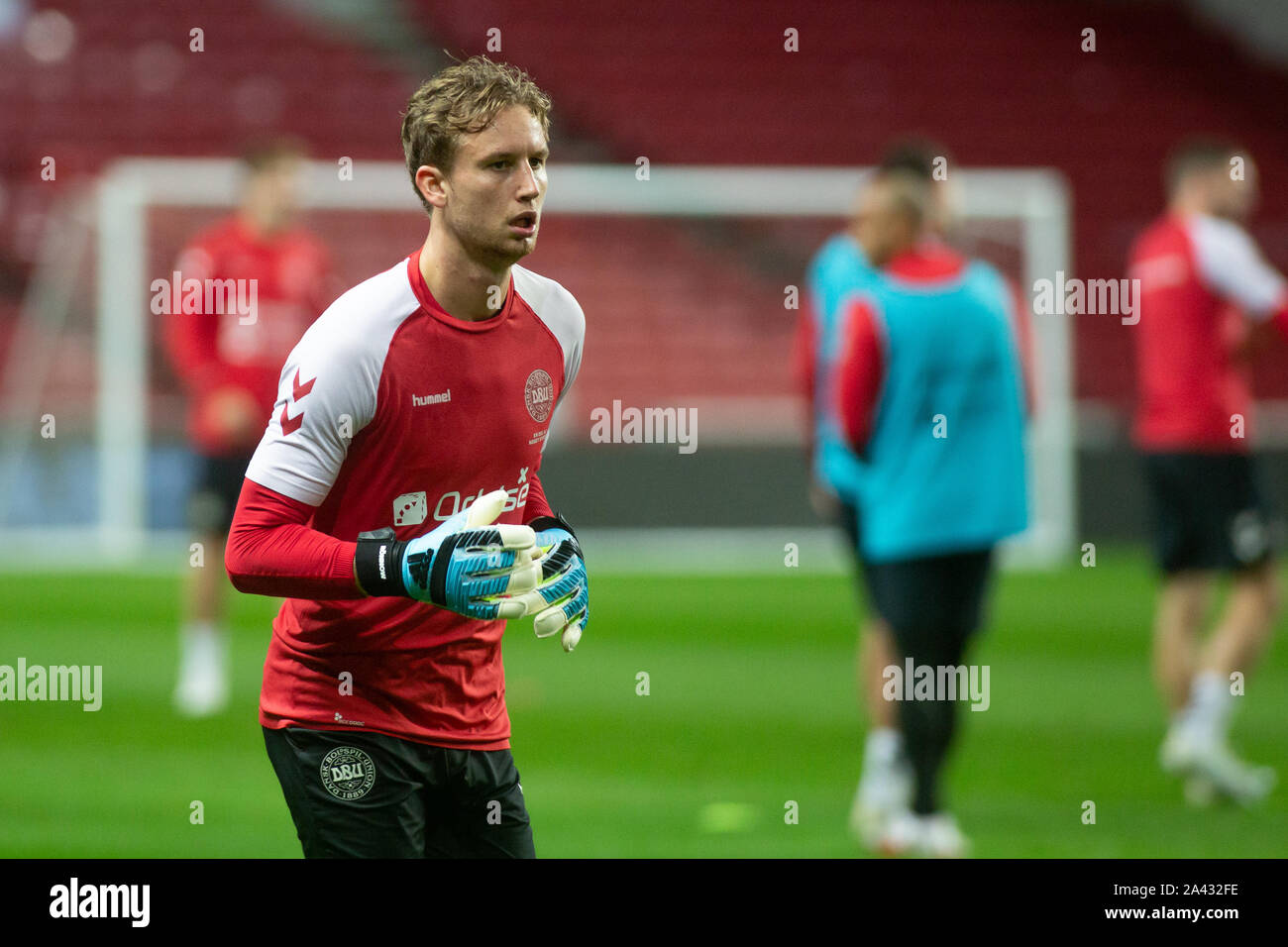 Danish goalkeeper kasper schmeichel hi-res stock photography and images ...