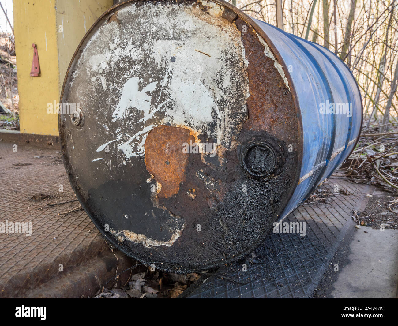 Old oil drum hi-res stock photography and images - Alamy