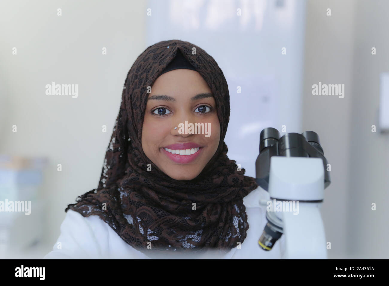 African lab technician hi-res stock photography and images - Alamy