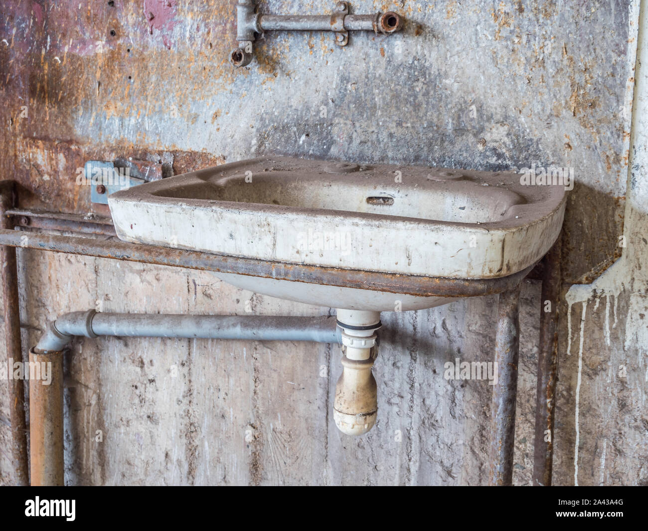 Time for a new sink in the bathroom Stock Photo - Alamy