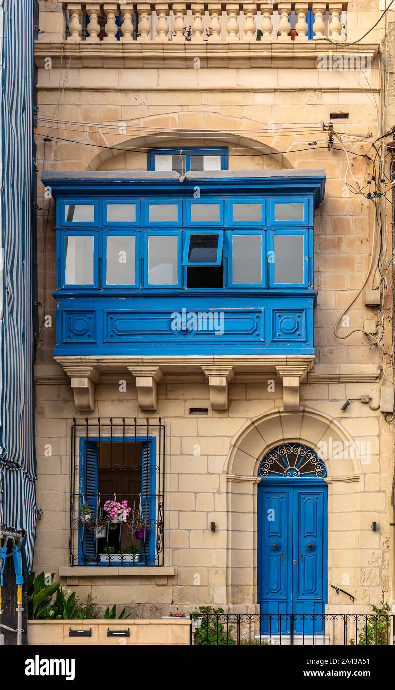 Maltese traditional balcony hi-res stock photography and images - Alamy