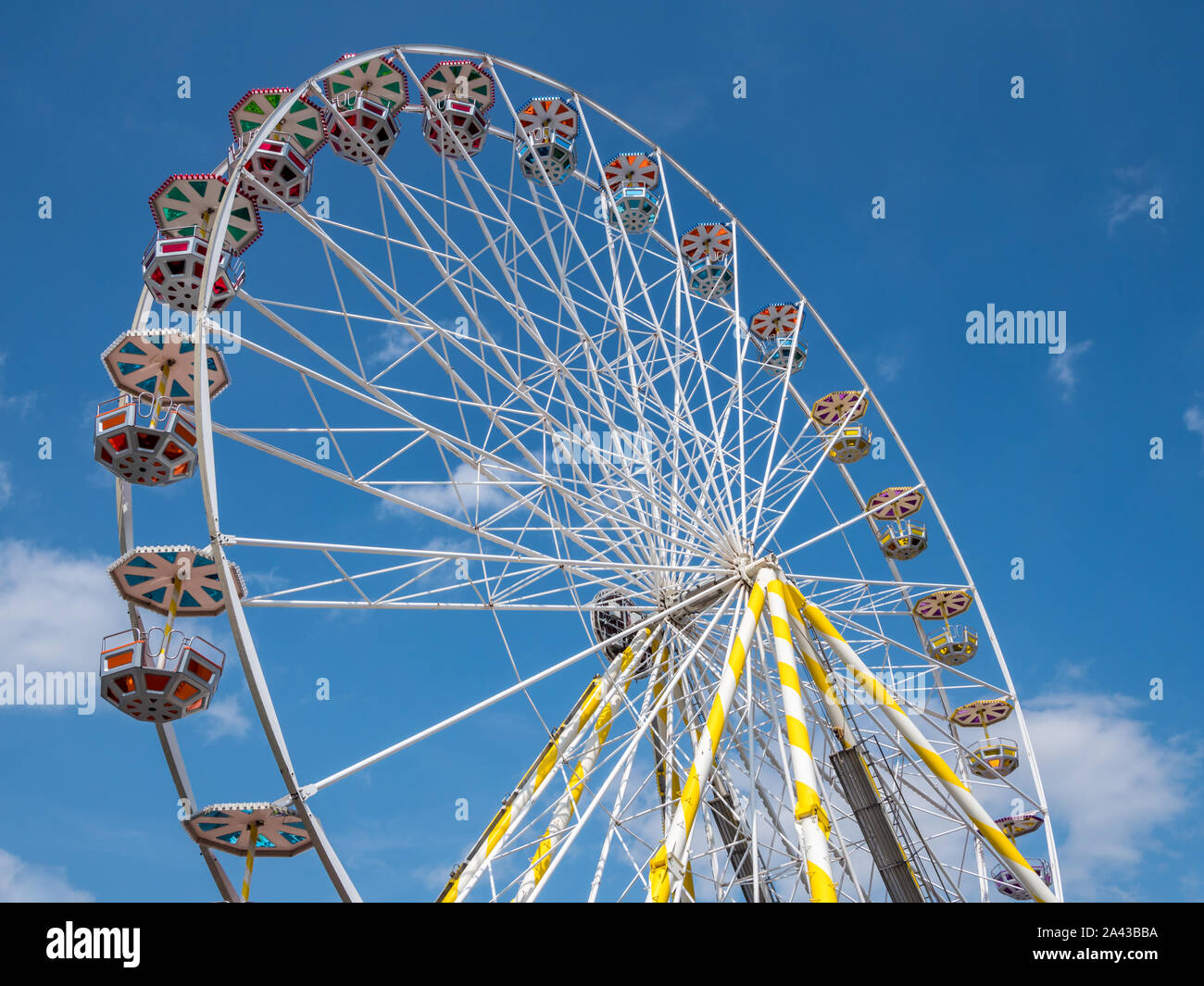 Large ferris wheels hi-res stock photography and images - Alamy
