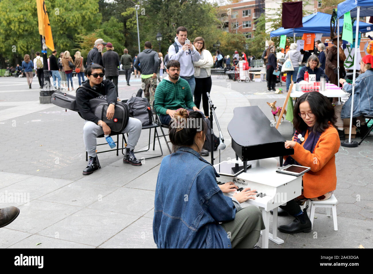 Extension Rebellion - NYC Rebel Fest, New York, USA Stock Photo - Alamy