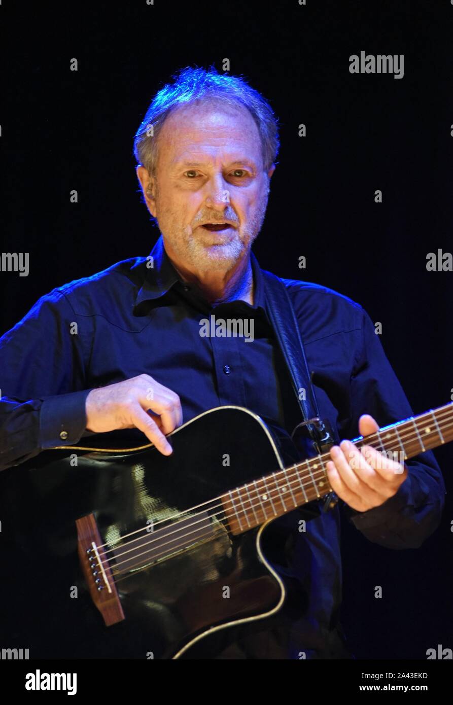 The gatlin brothers hi-res stock photography and images - Alamy
