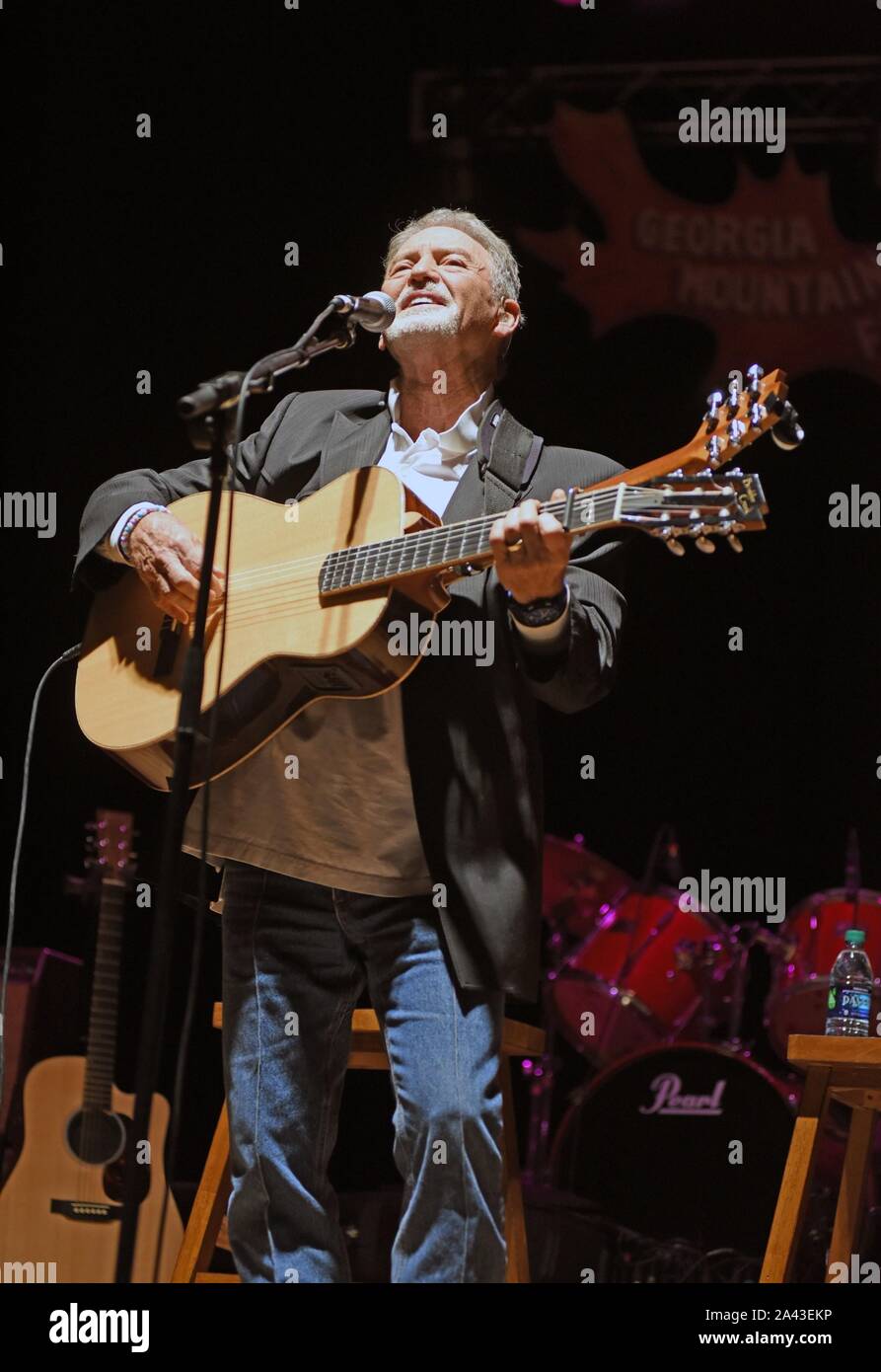 Larry gatlin hi-res stock photography and images - Alamy