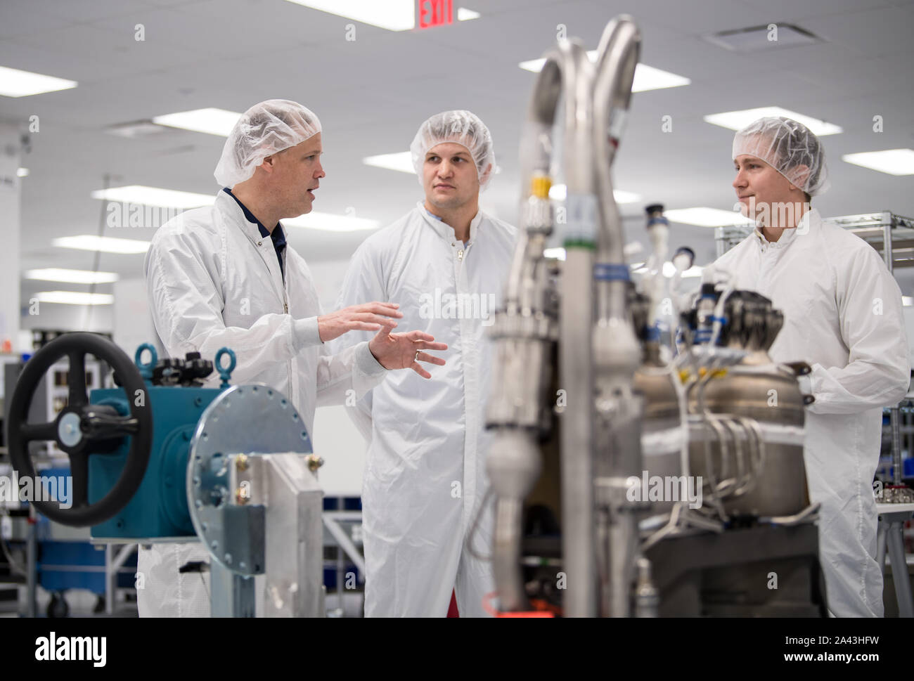 Engine room crew hi-res stock photography and images - Alamy
