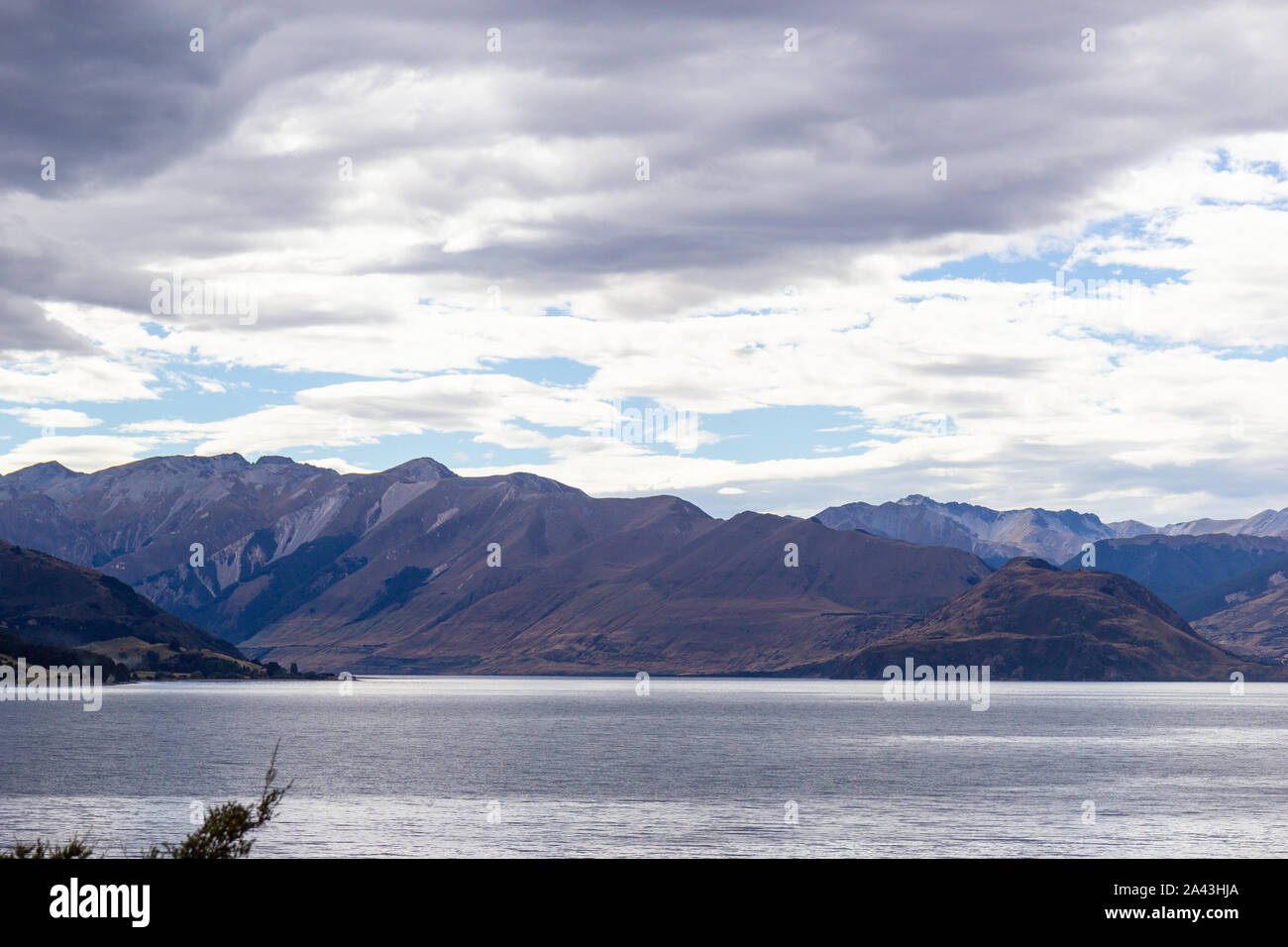 View lake wanaka clouds hi-res stock photography and images - Alamy