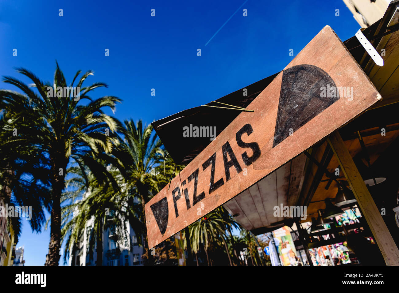 Wooden sign to sell Pizzas Stock Photo - Alamy