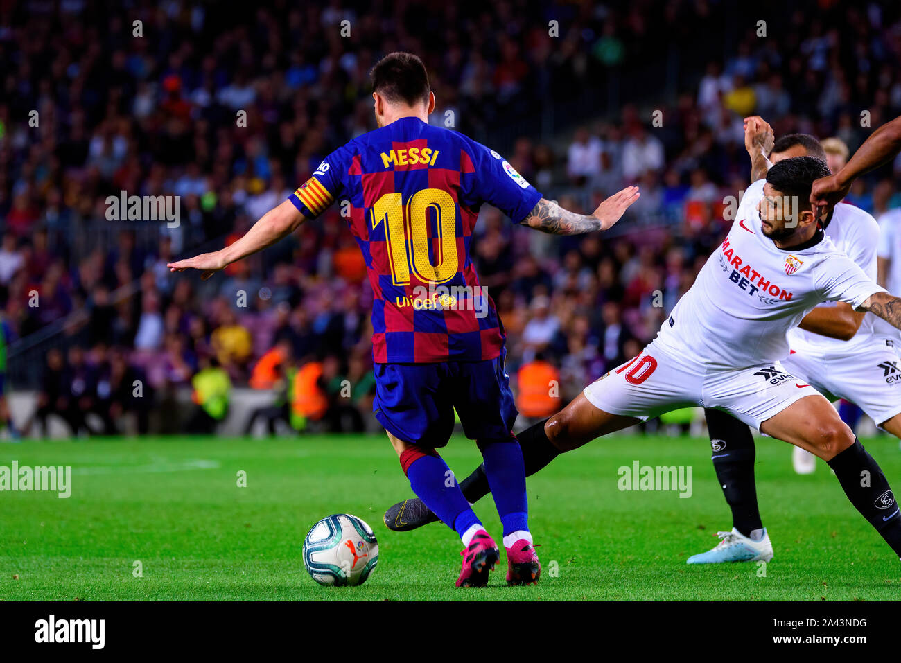 BARCELONA - OCT 6: Lionel Messi plays at the La Liga match between FC ...