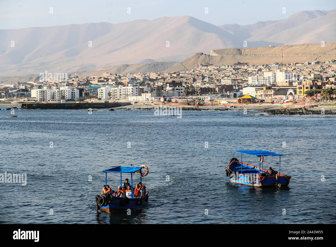 Barcos peru hi-res stock photography and images - Alamy