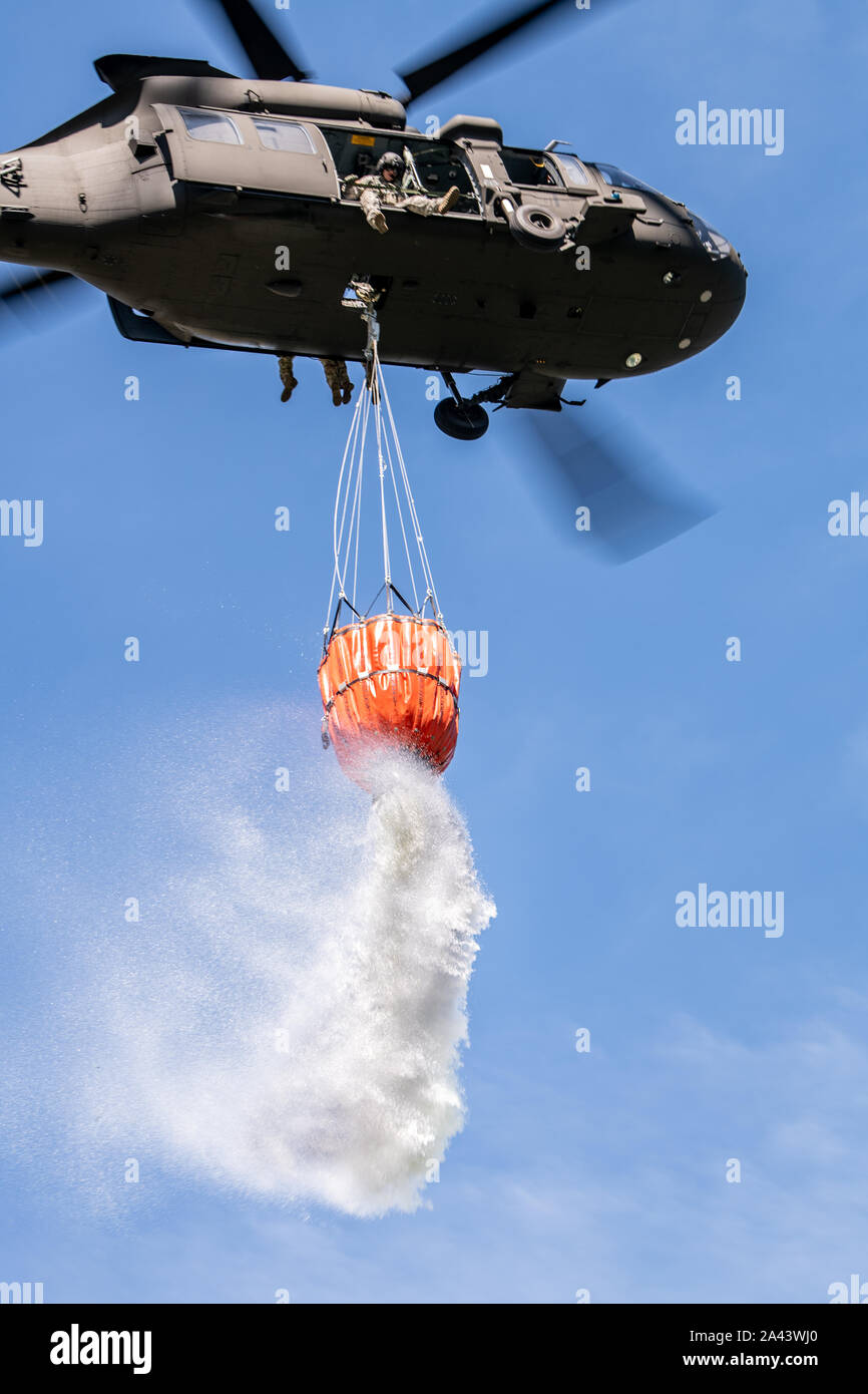 Members of the West Virginia Army National Guard's (WVARNG) Company C ...