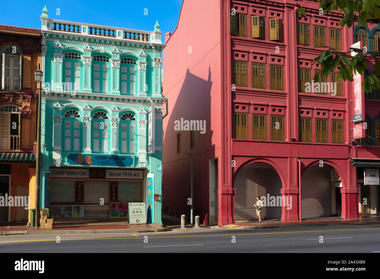 Shophouses singapore five foot hi-res stock photography and images - Alamy