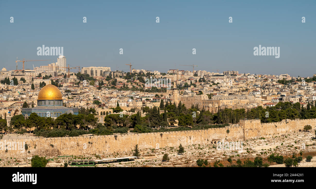 Jews gate cemetery hi-res stock photography and images - Alamy