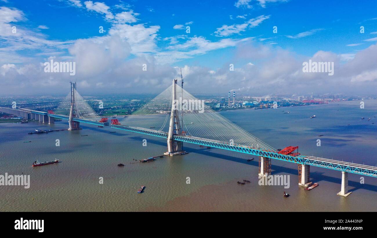 The world's longest cable-stayed bridge, the Hutong (Shanghai-Nantong ...