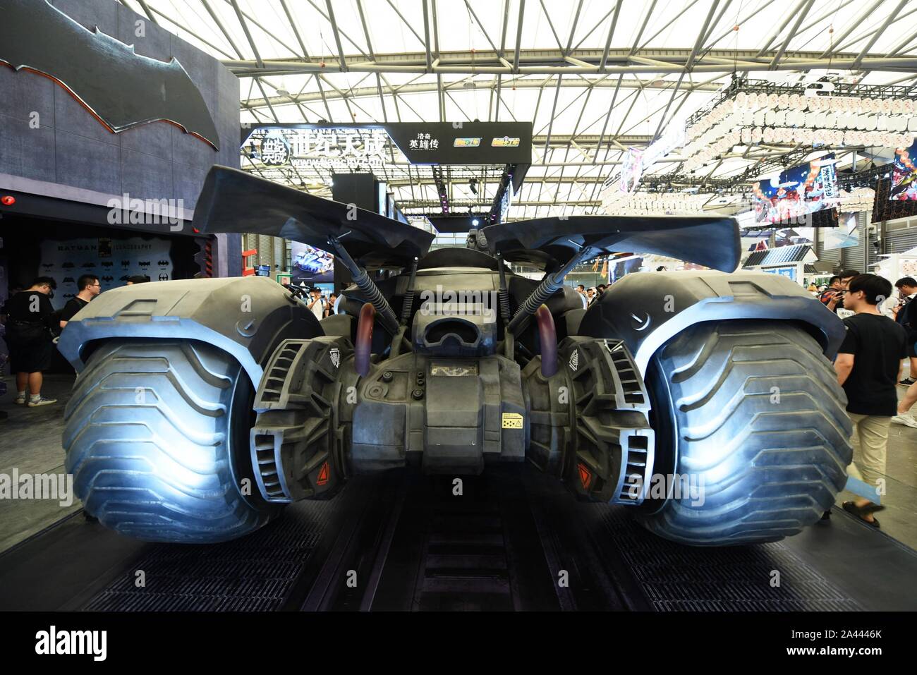 A life-sized replica of the Batmobile from Christopher Nolan's Batman ...
