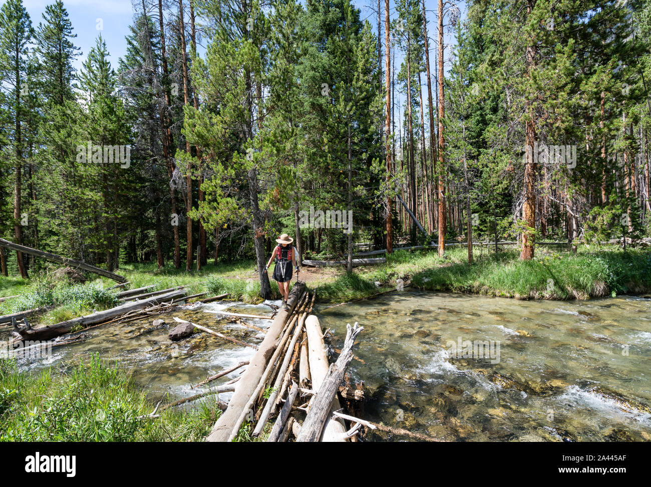Blue mountain crossing hi-res stock photography and images - Alamy