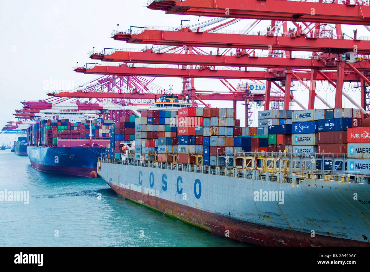 --FILE--A cargo ship of COSCO loaded with containers to be shipped ...