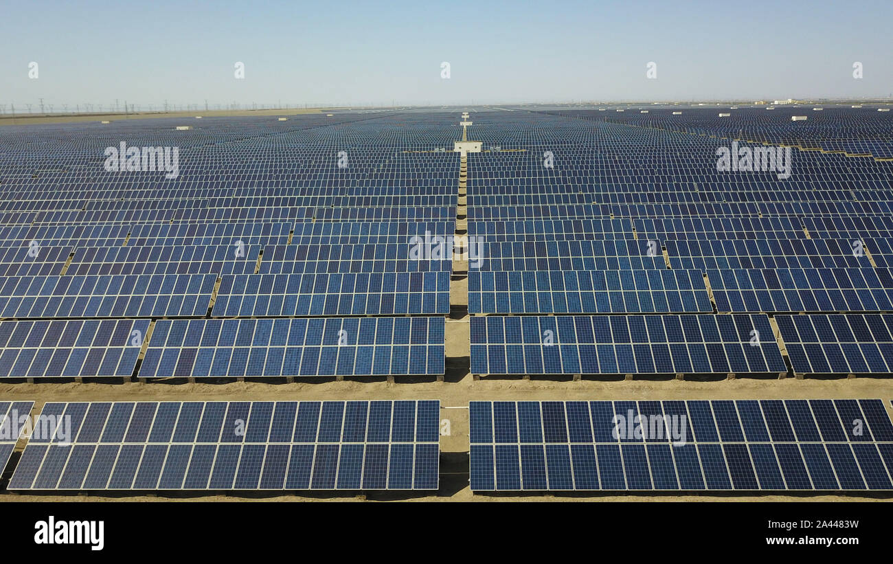Aerial view of China's first 100-megawatt molten salt solar thermal ...