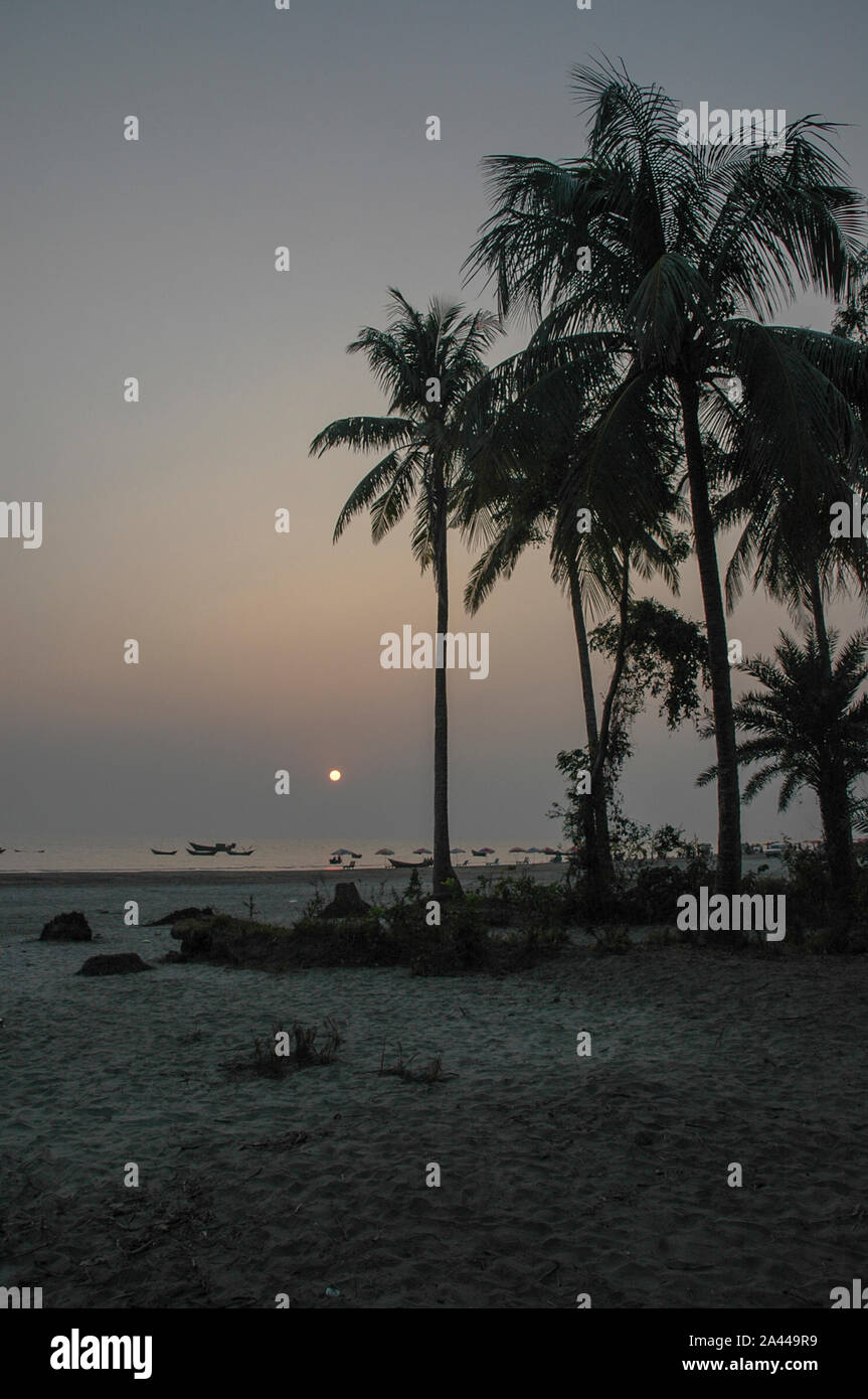 Sunset at Kuakata sea beach. Patuakhali, Bangladesh Stock Photo - Alamy