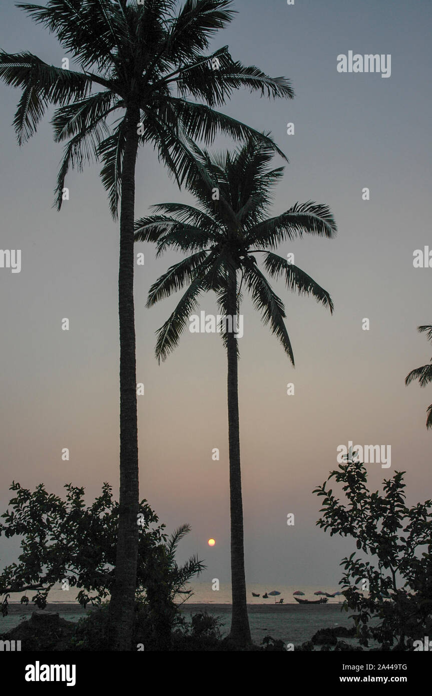 Sunset at Kuakata sea beach. Patuakhali, Bangladesh Stock Photo - Alamy