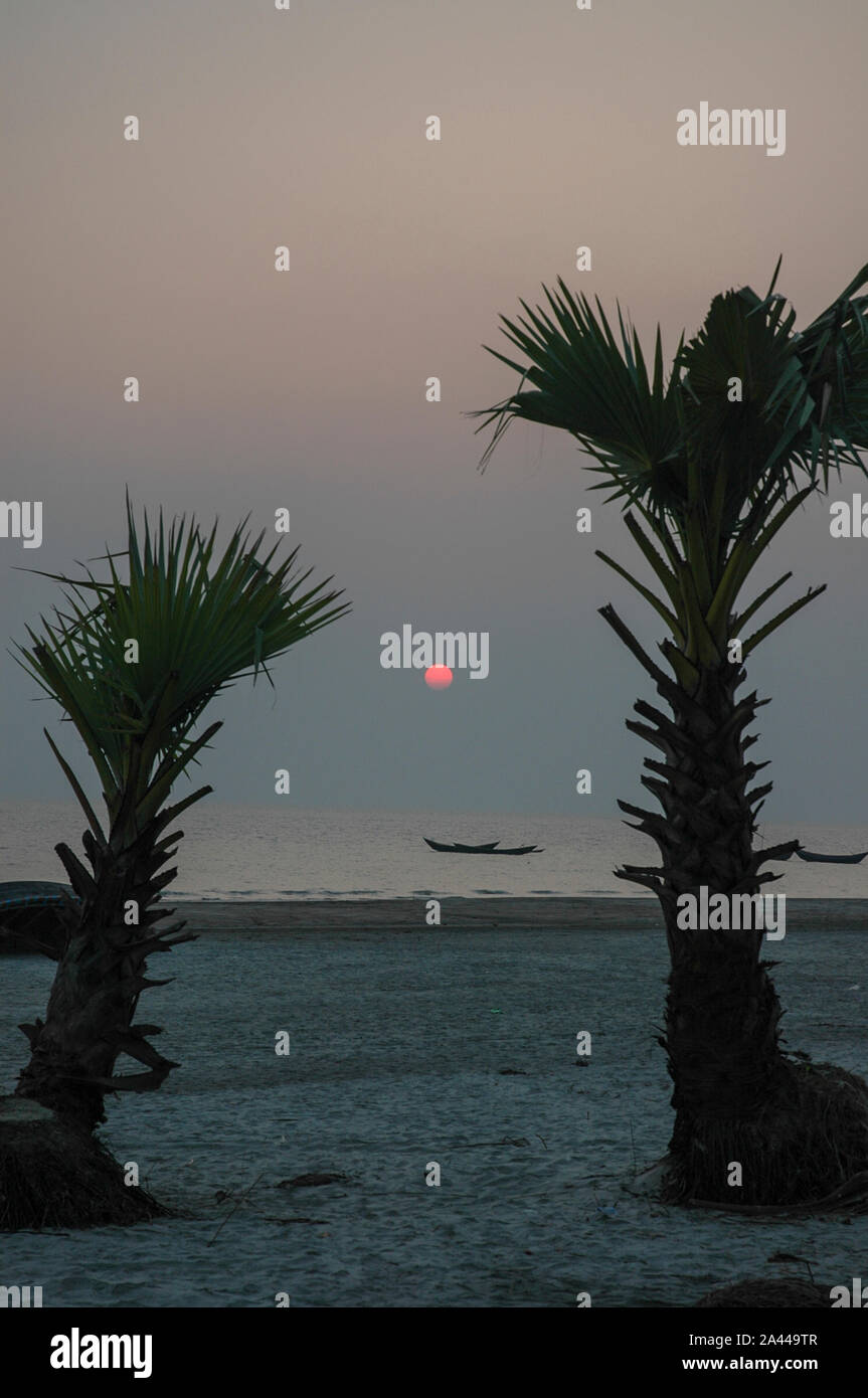Sunset at Kuakata sea beach. Patuakhali, Bangladesh Stock Photo - Alamy