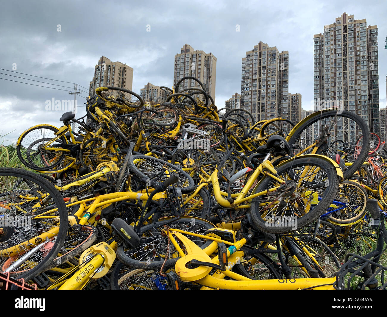 China bike cemetery hi-res stock photography and images - Alamy