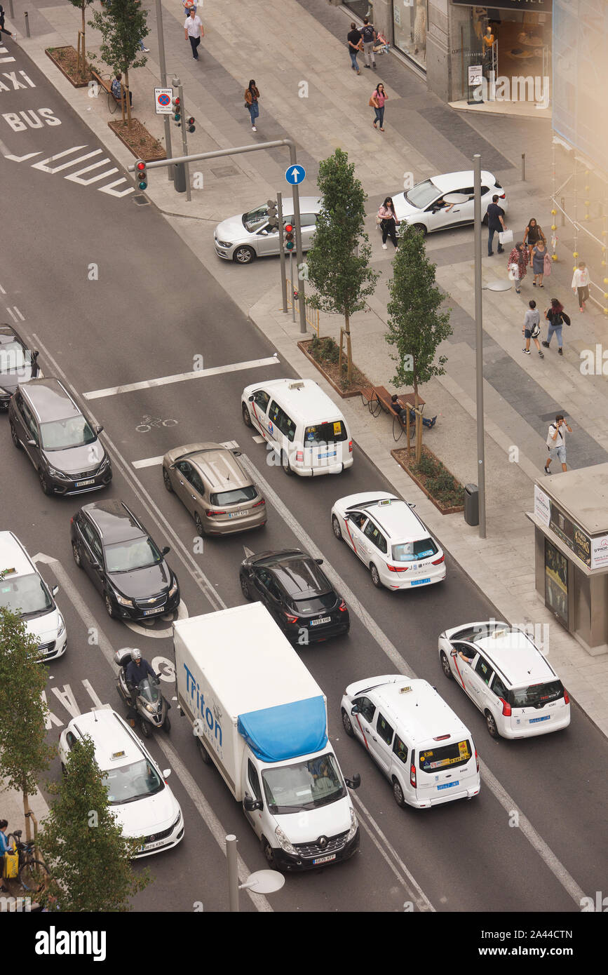 Traffic in a city street viewed from above Stock Photo - Alamy
