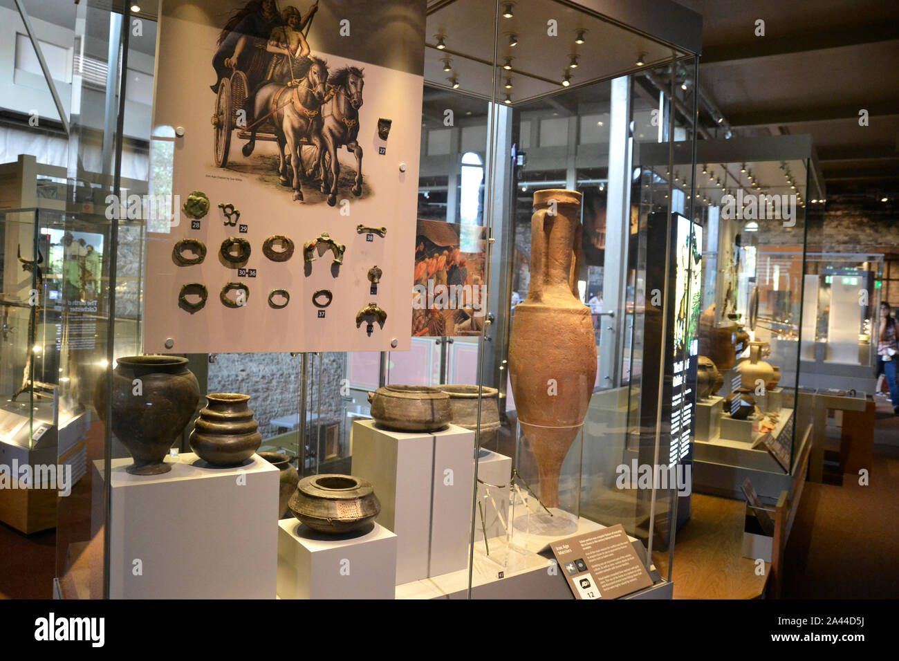 Roman pottery britain hi-res stock photography and images - Alamy