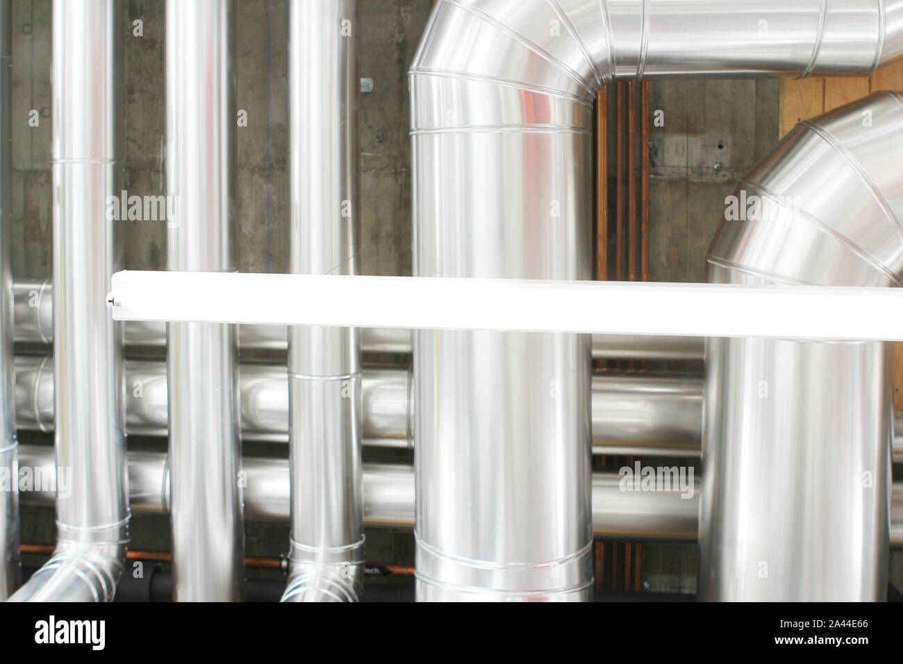 Air conditioning ducting hi-res stock photography and images - Alamy