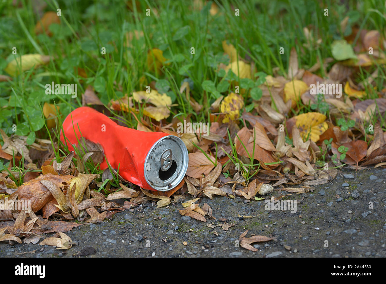 Discarded aluminum can hi-res stock photography and images - Alamy