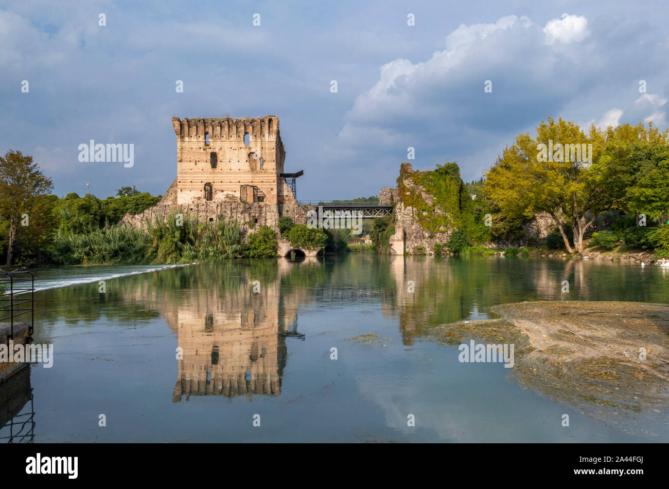 Visconti Bridge, Ponte Visconteo in Valeggio sul Mincio Borghetto at ...