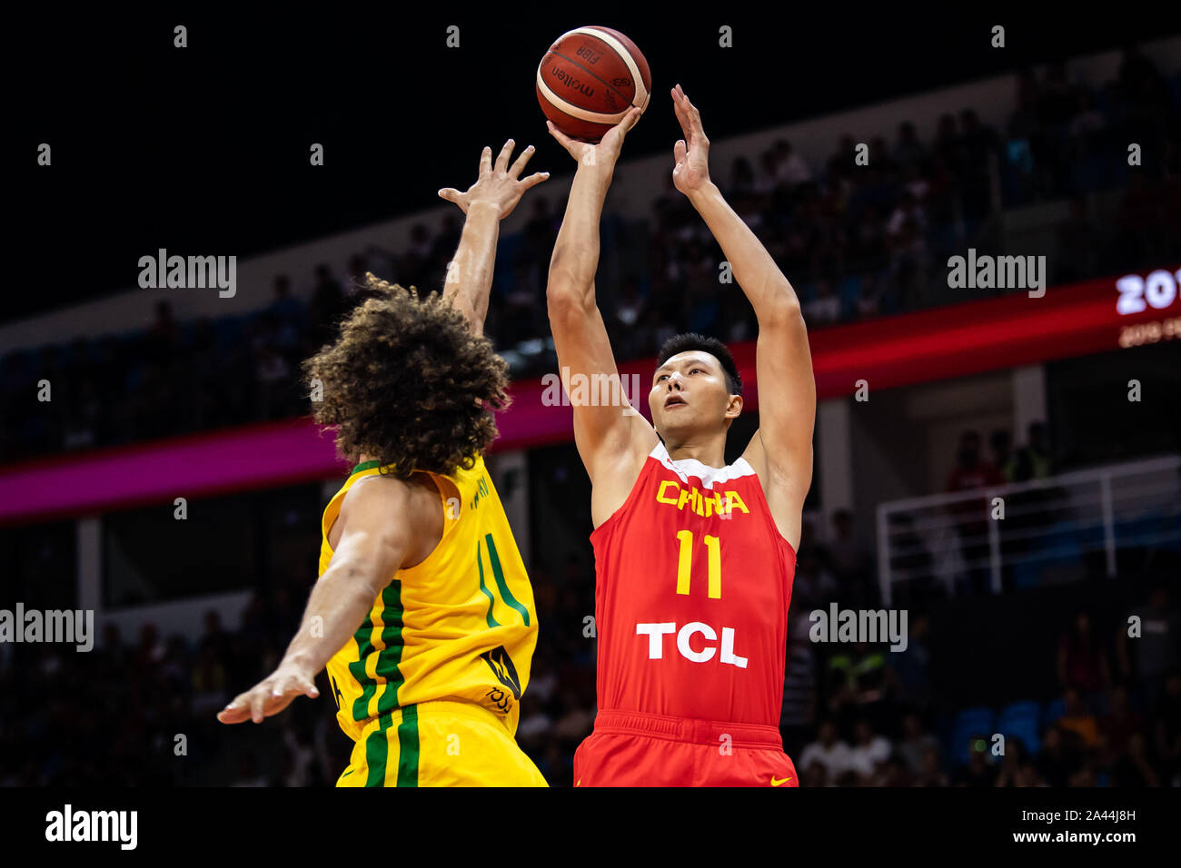 Yi Jianlian, Chinese professional basketball player for the Guangdong ...