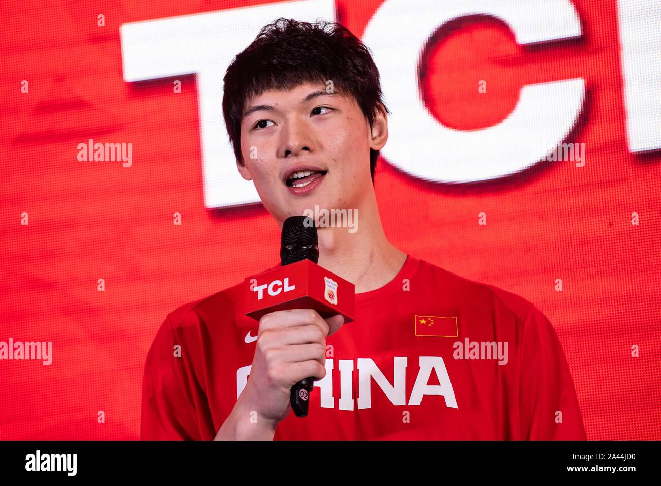 Wang Zhelin, a professional basketball player of Chinese basketball ...