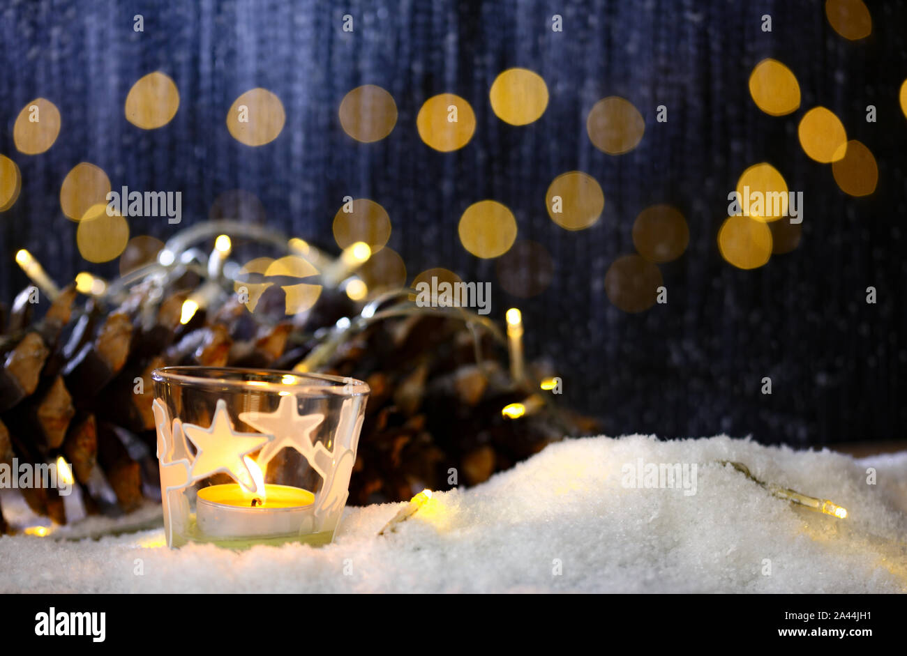 Snow effect decoration hi-res stock photography and images - Alamy