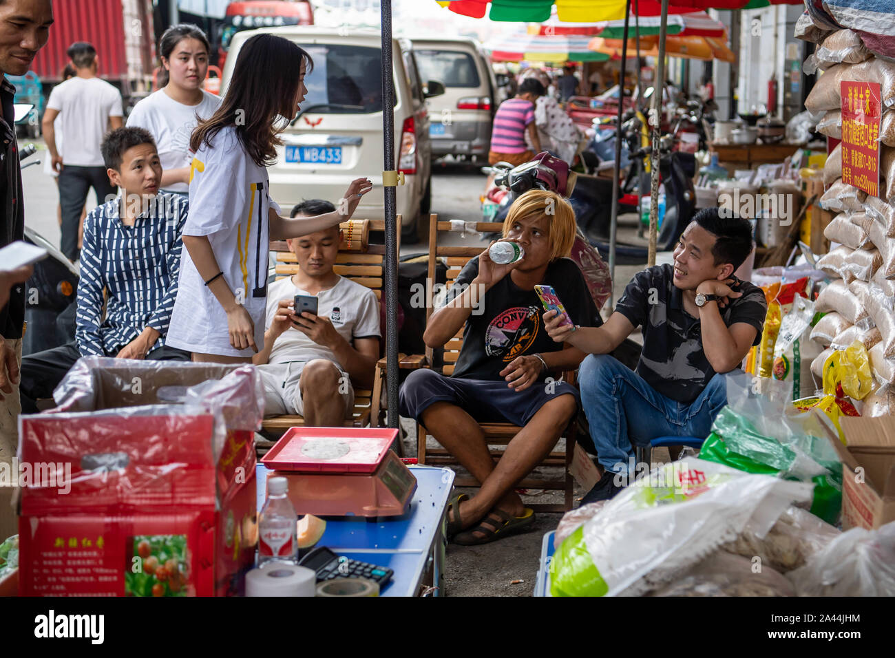 Visitors hearing about Meng Junyuan, who goes viral in social media ...