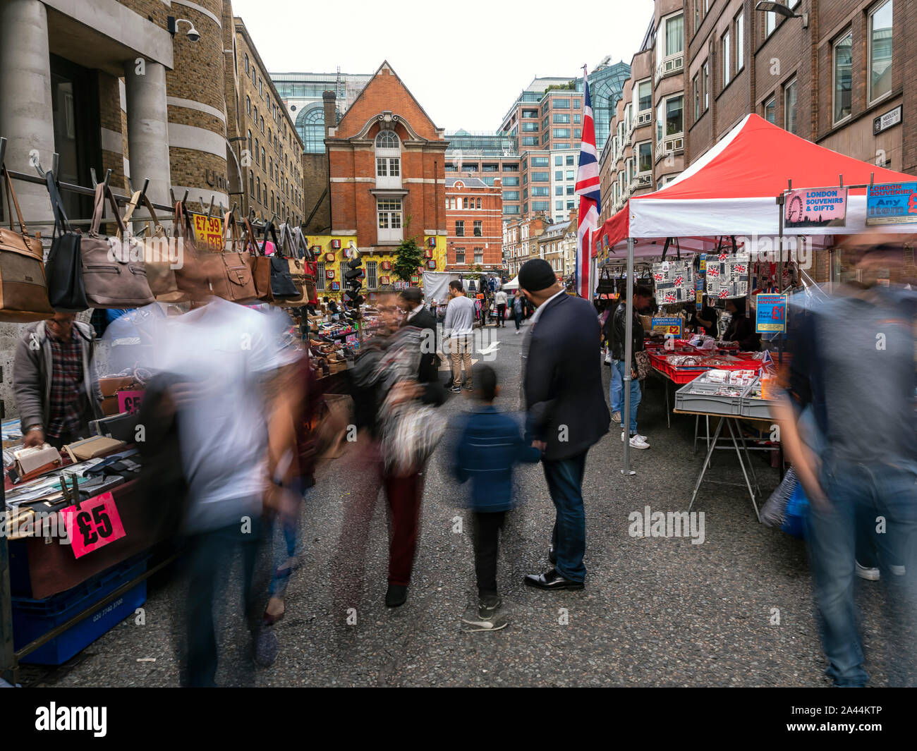 Popular street market hi-res stock photography and images - Alamy