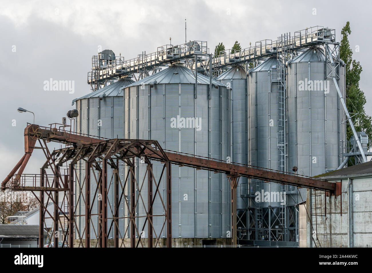 Modern storage technology hi-res stock photography and images - Alamy