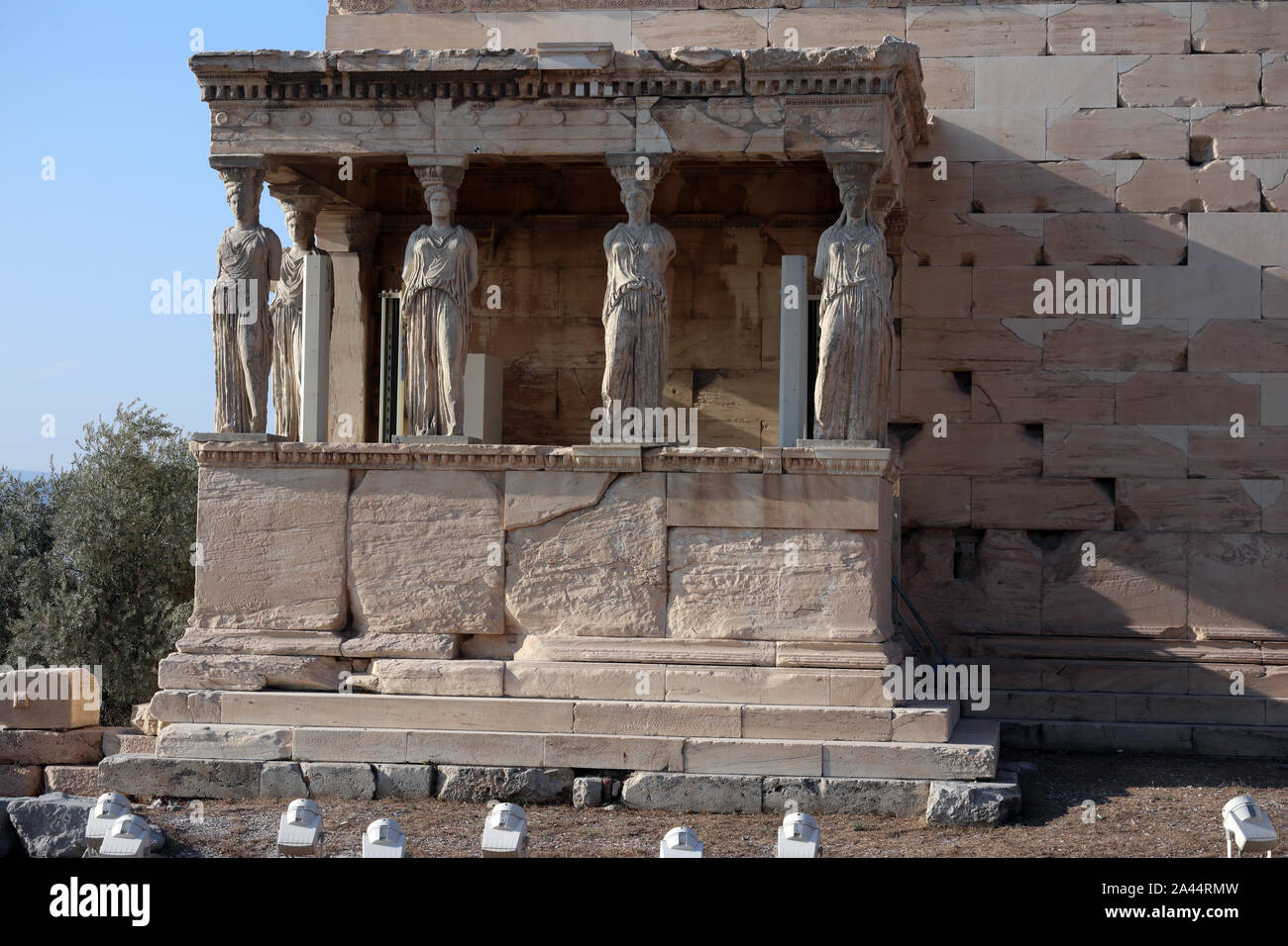 Karyatides on Erechtheio, Parthenon, Athens, Greece Stock Photo - Alamy