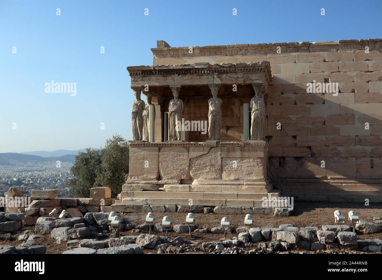 Karyatides hi-res stock photography and images - Alamy
