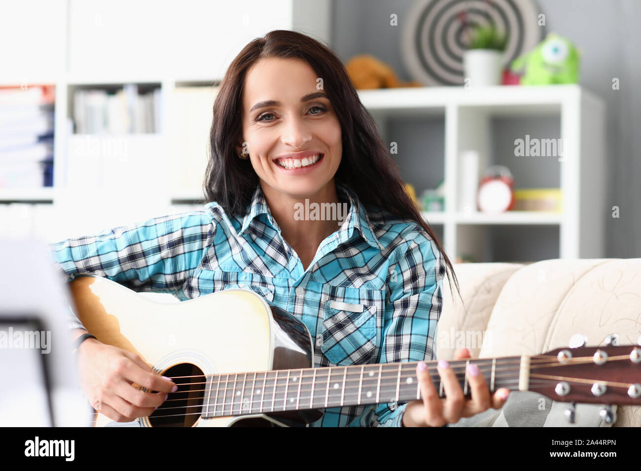 Lady guitar hi-res stock photography and images - Alamy