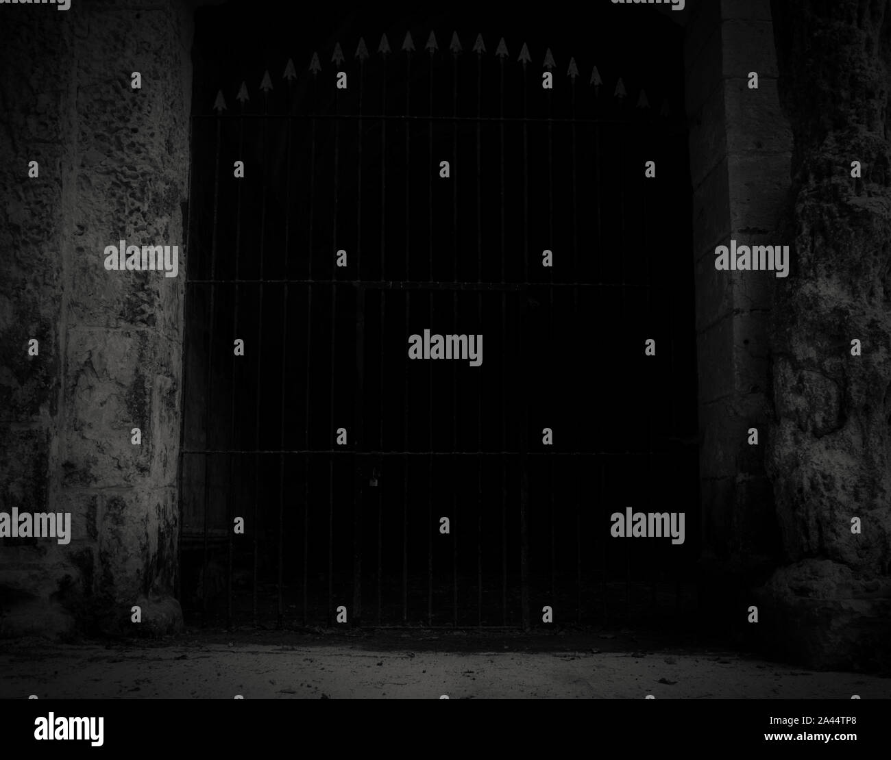 Scary gate hi-res stock photography and images - Alamy