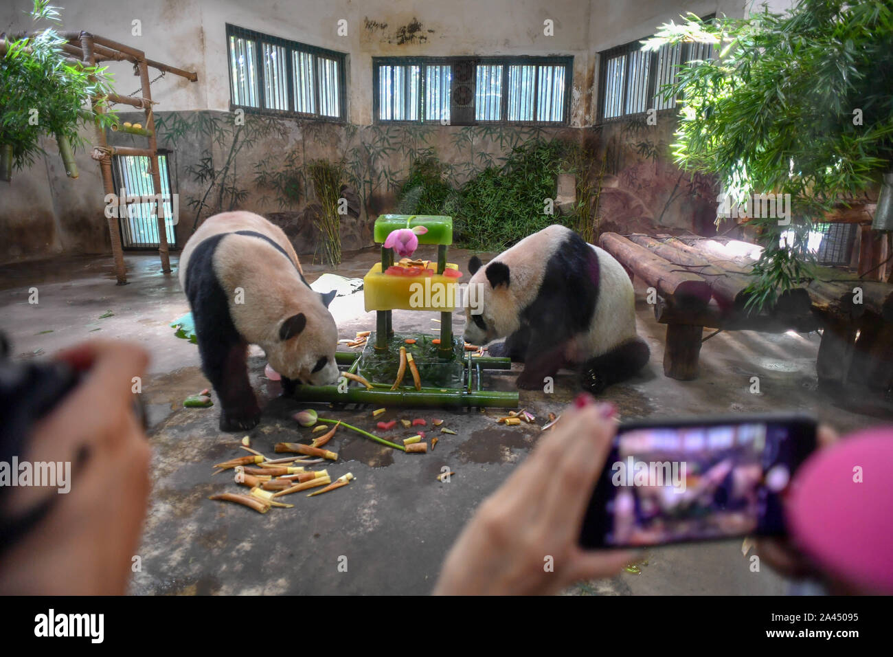 The five chinese brothers hi-res stock photography and images - Alamy