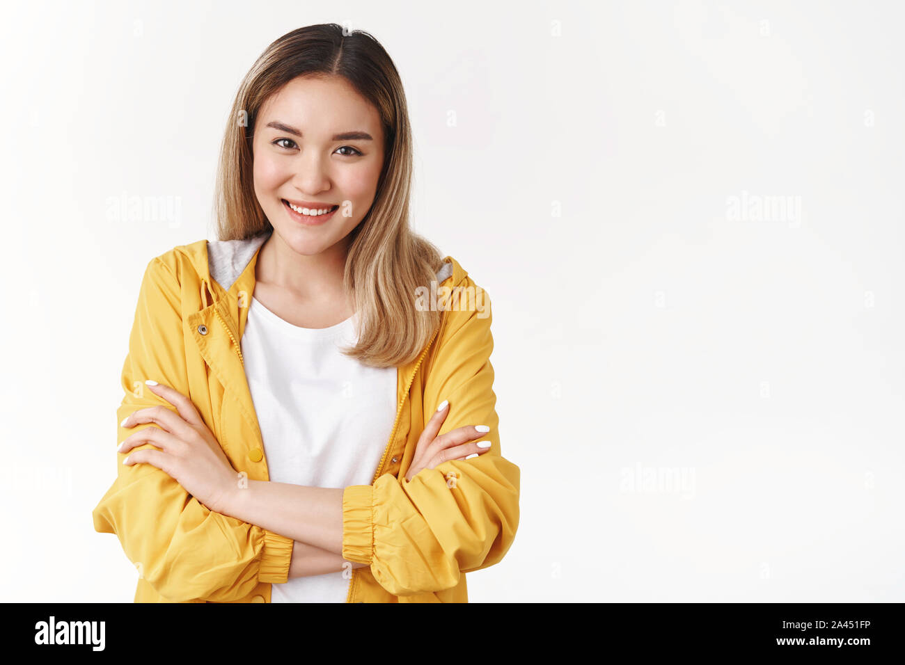 We can deal together. Cheerful cute supportive asian charismatic girl ...