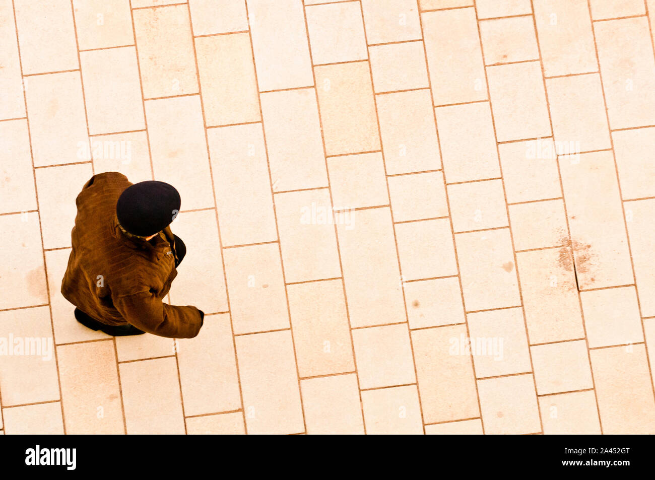 Man above city hi-res stock photography and images - Alamy