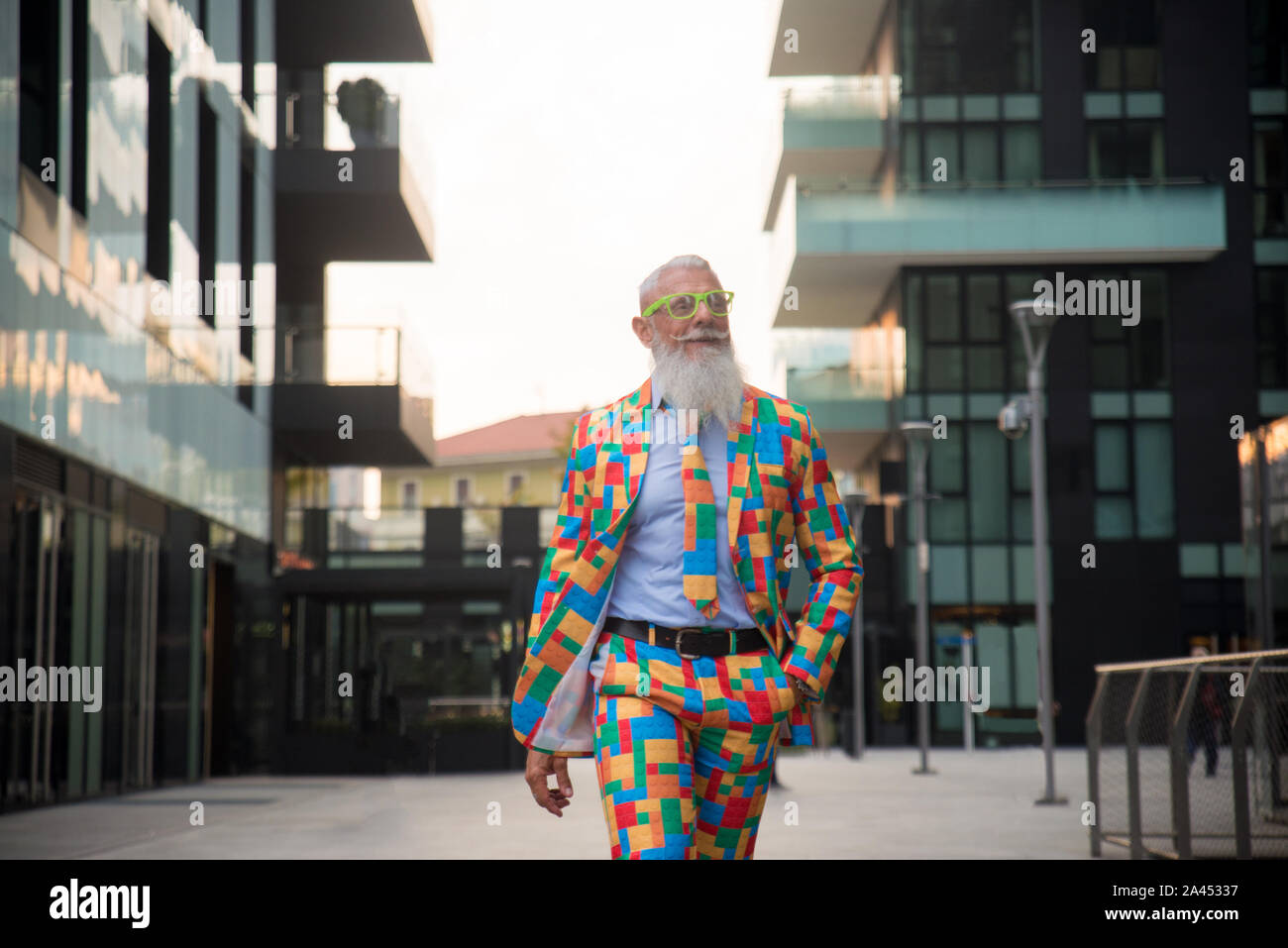 Senior man with eccentric look - Youthful hipster man with beard ...