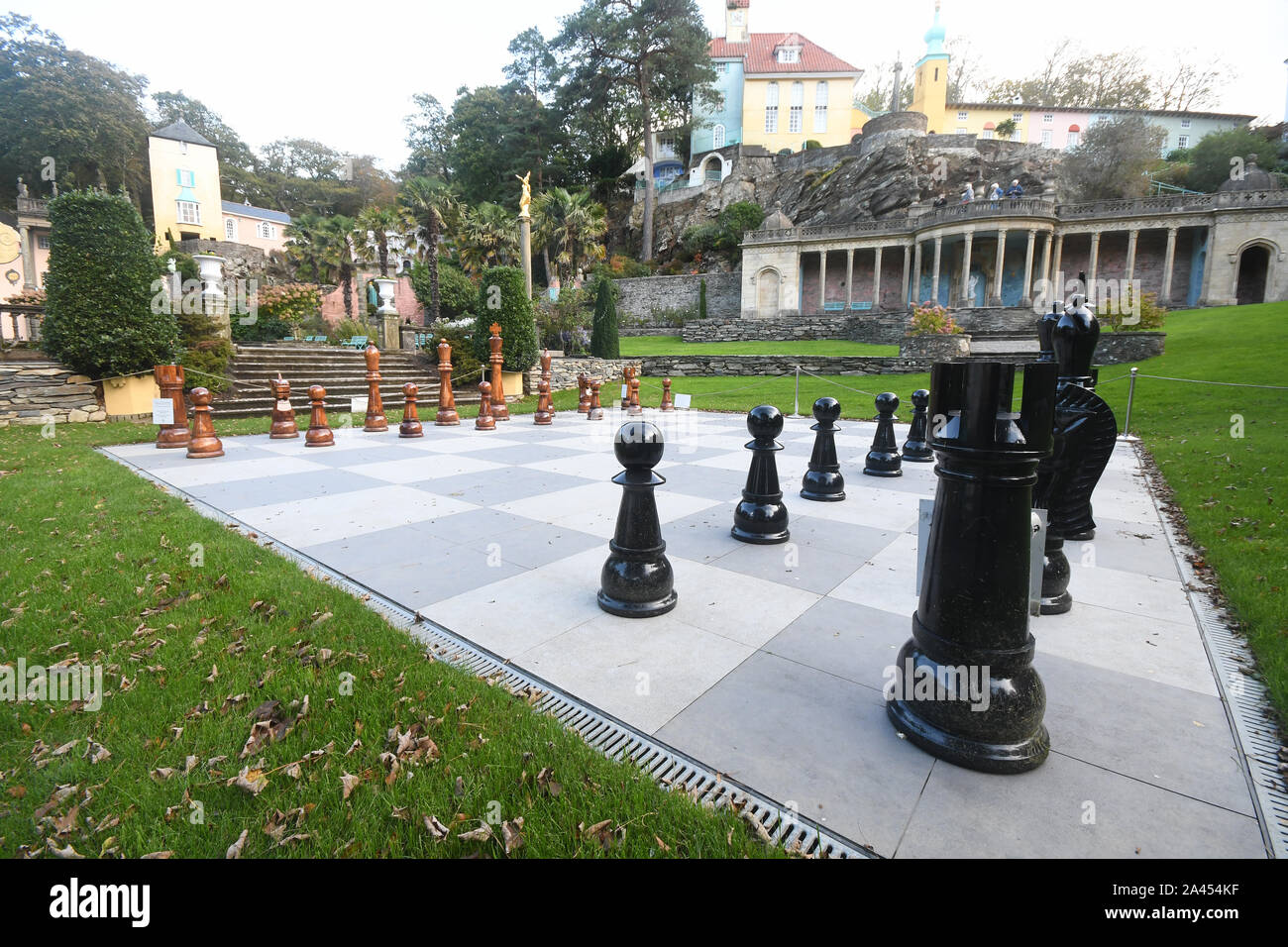 Portmeirion chess set hi-res stock photography and images - Alamy