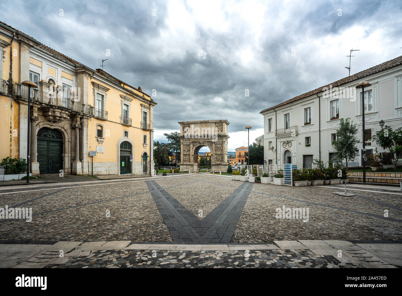 Roman arches of triumph hi-res stock photography and images - Alamy